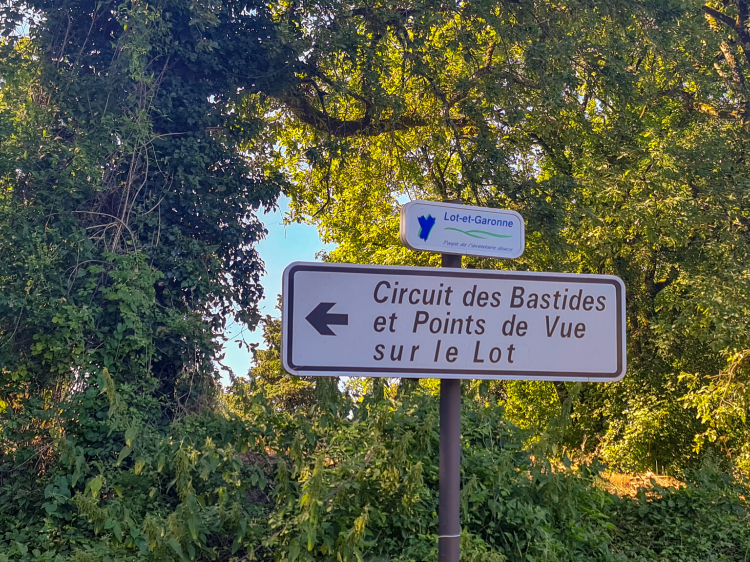 Circuit touristique en Lot et Garonne en voiture, en van ou à moto