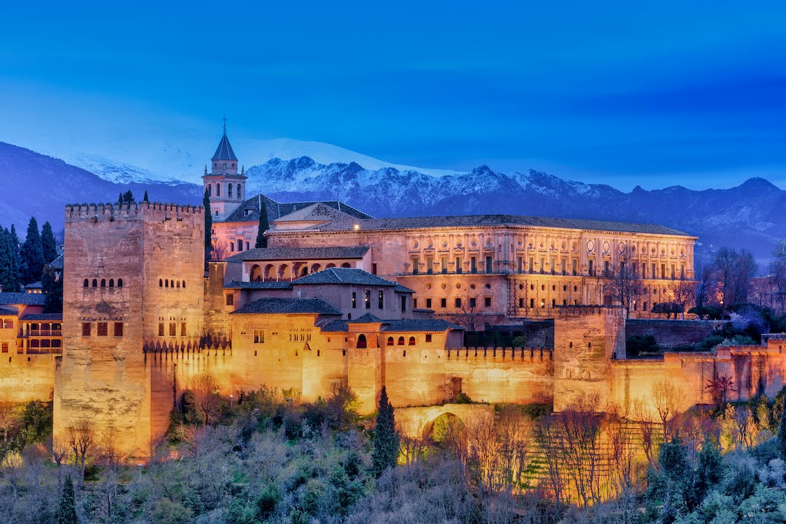 Which neighborhood to choose in Granada - The worst and best places to stay